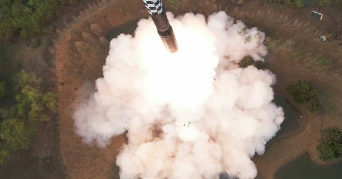 “북 화성-18형, 러 ICBM과 똑같아…미사일 기술 협력하고 있는 듯”