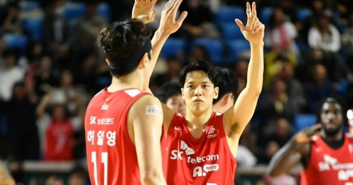 ‘회장님 오신 날’ SK, LG 대추격전 이겨내고 2시즌 연속 챔프전 진출 확정 [KBL PO]