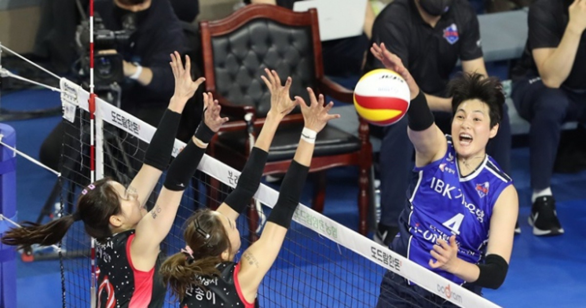 IBK, 프랜차이즈 스타 김희진과 재계약… 연봉 총액 3억5000만원