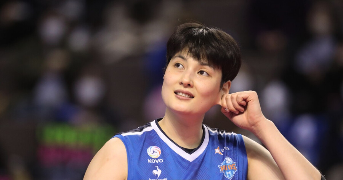 [공식발표] 김희진, 3억5000만원에 재계약…IBK, 프랜차이즈 스타 붙잡았다