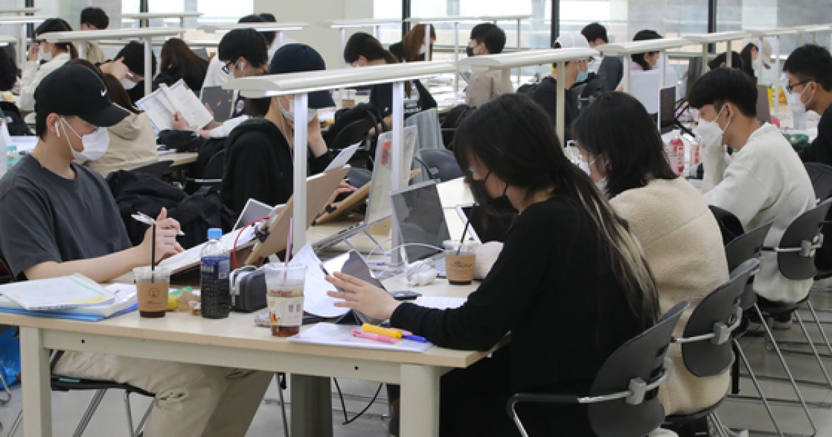 Students give universities an F — or a 60 — for grade conversions