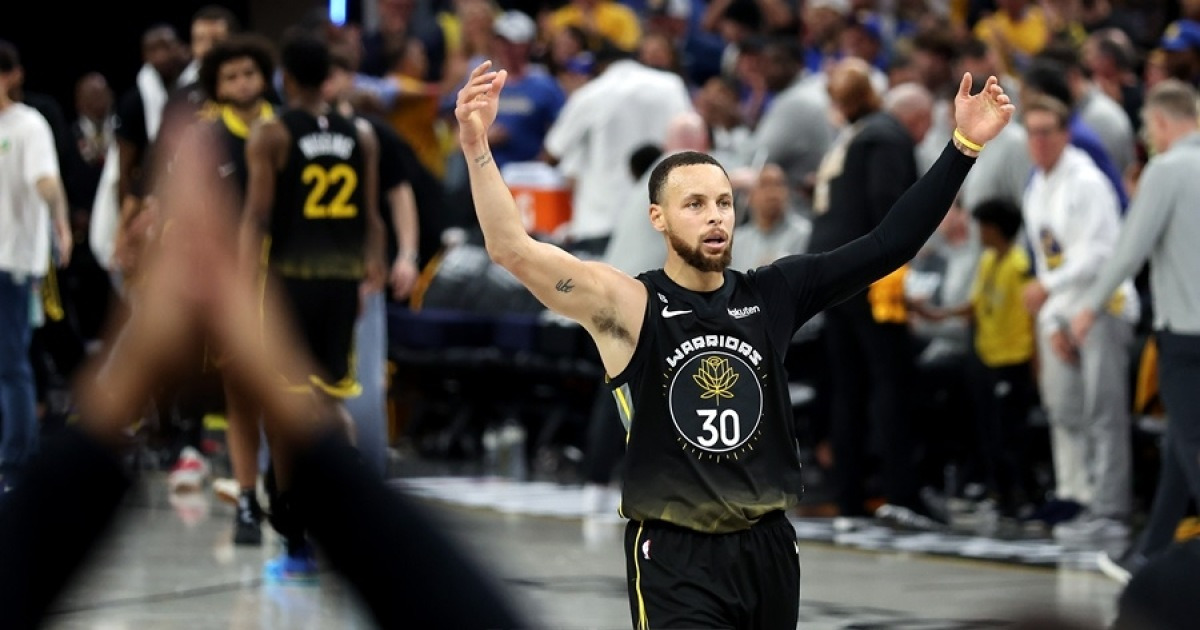 '커리 36득점' GSW 반격 성공…그린 없이도 새크라멘토 대파