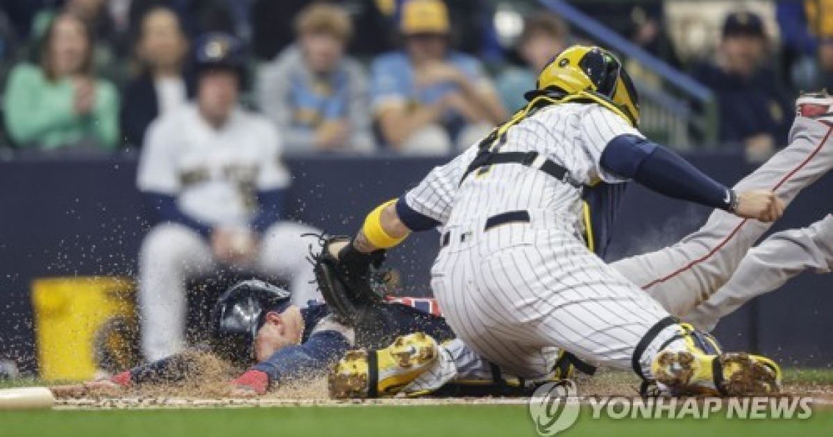 Red Sox Brewers Baseball