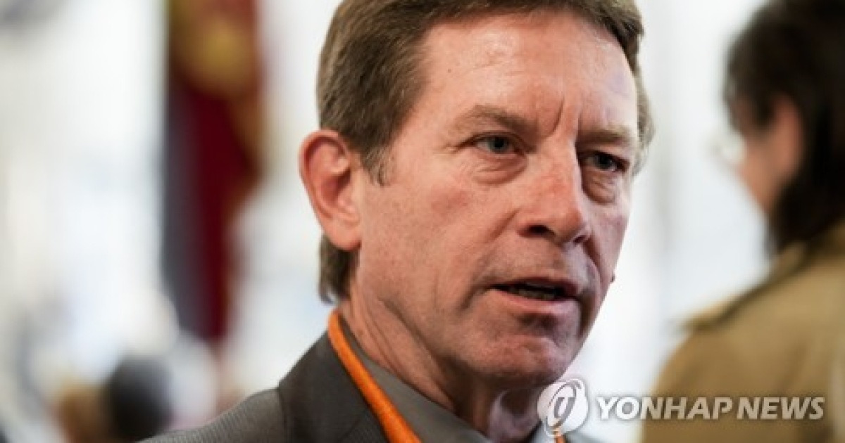 Guns Bill Washington