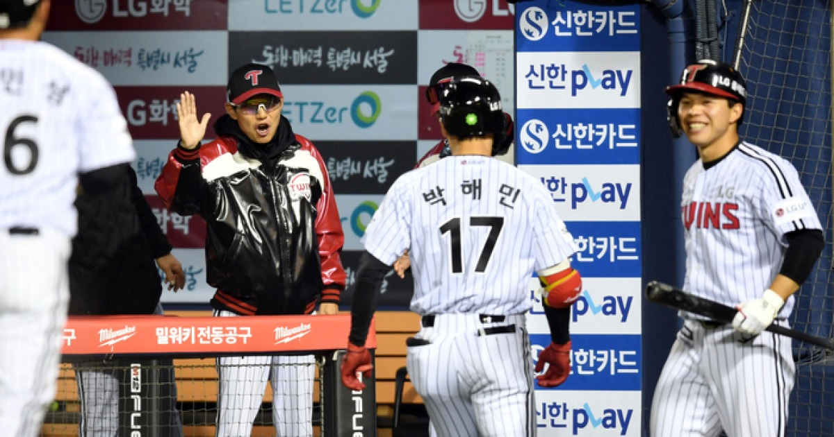 ‘4월에도 잘 치는 박해민’ LG SSG와 에이스 쇼다운 승리, 위닝시리즈로 선두 재탈환[SS잠실in]