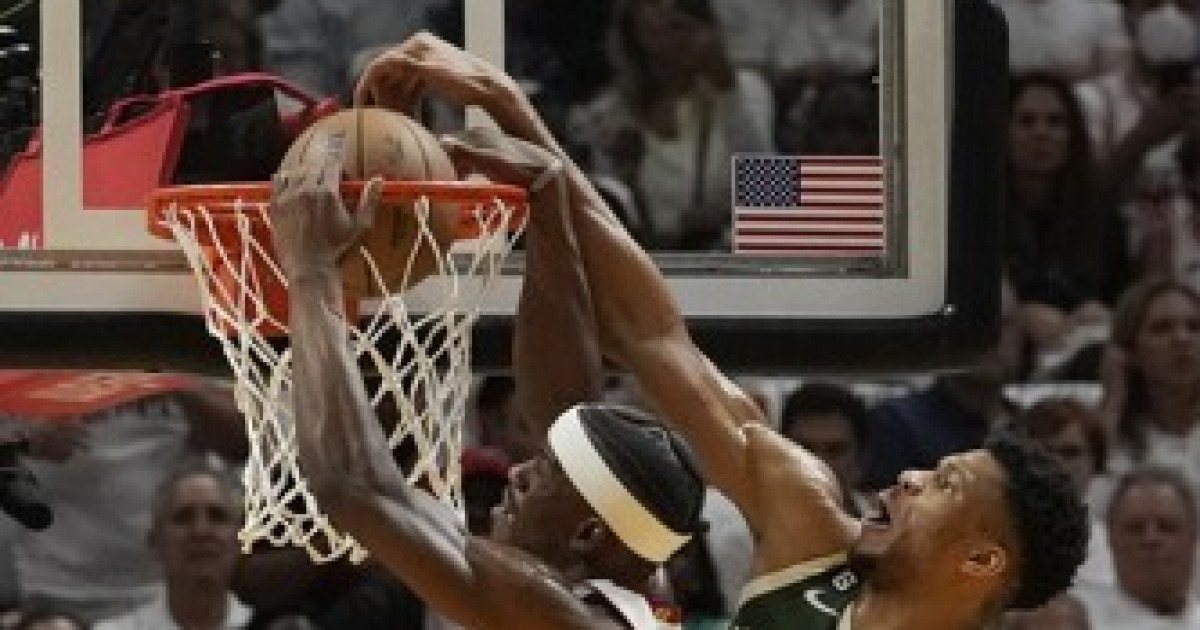 [NBA PO] 버틀러 또 터졌다! 마이애미, 밀워키 격파하며 2R 진출