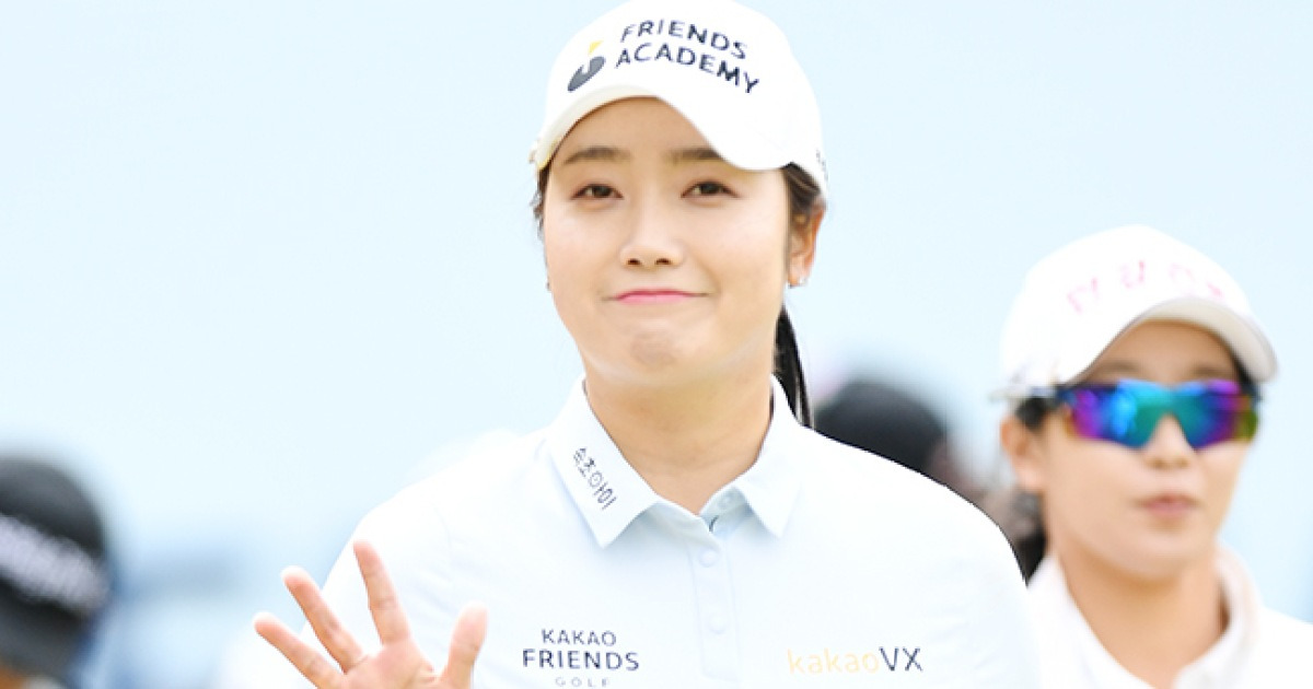 '홀인원' 한진선, KLPGA 챔피언십 1R 방신실·박결과 공동 선두(종합)