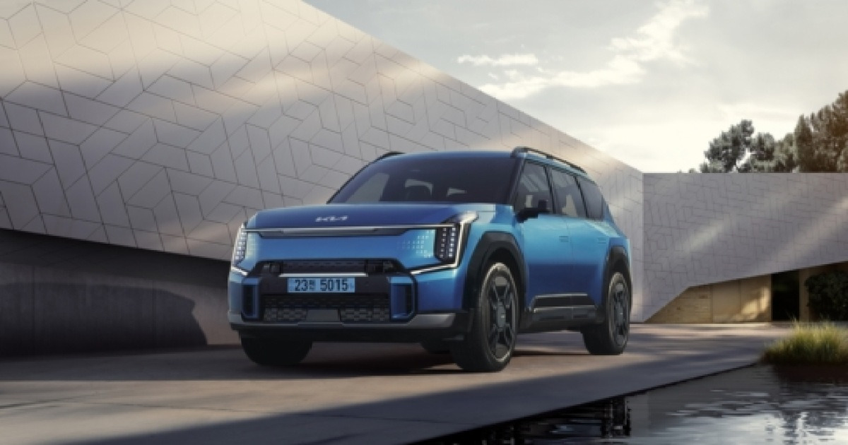 '게임체인저' 기아 EV9 사전계약 시작…7337만원부터