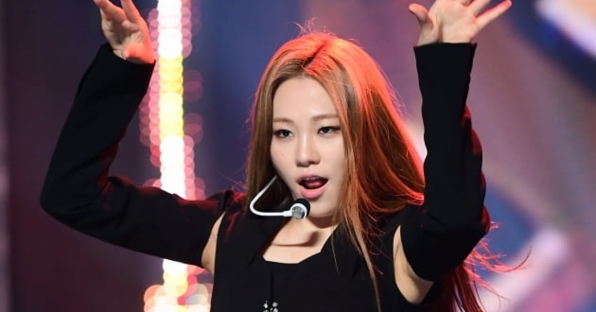 포토 앨리스 이제이 도도한 눈빛 카리스마
