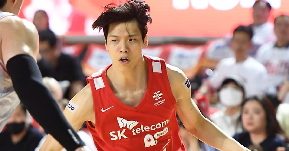 [현장 REVIEW] '변칙 또 성공' SK, KGC 꺾고 우승까지 1승 남았다