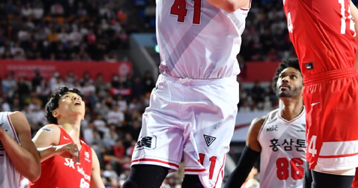 [KBL FINAL] 시리즈 4번째 35분 이상 출전, 힘들게 뛰고 웃지 못한 오세근