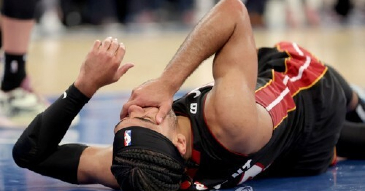 [NBA PO] '최악의 심판' 또 사고 쳤다... 4Q 결정적 오심