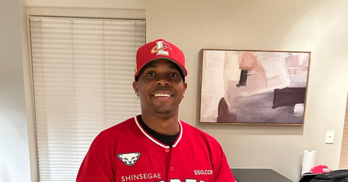 SSG Landers sign former big league pitcher Roenis Elias