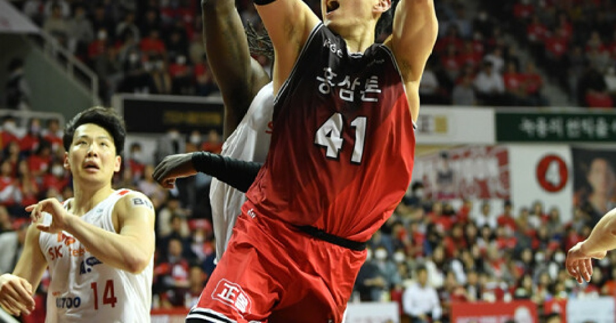 [KBL FINAL 리뷰] ‘4Q 시작 후 7분 간 22-4’ KGC인삼공사, SK 격파 … 14년 만에 챔피언 결정전 7차전