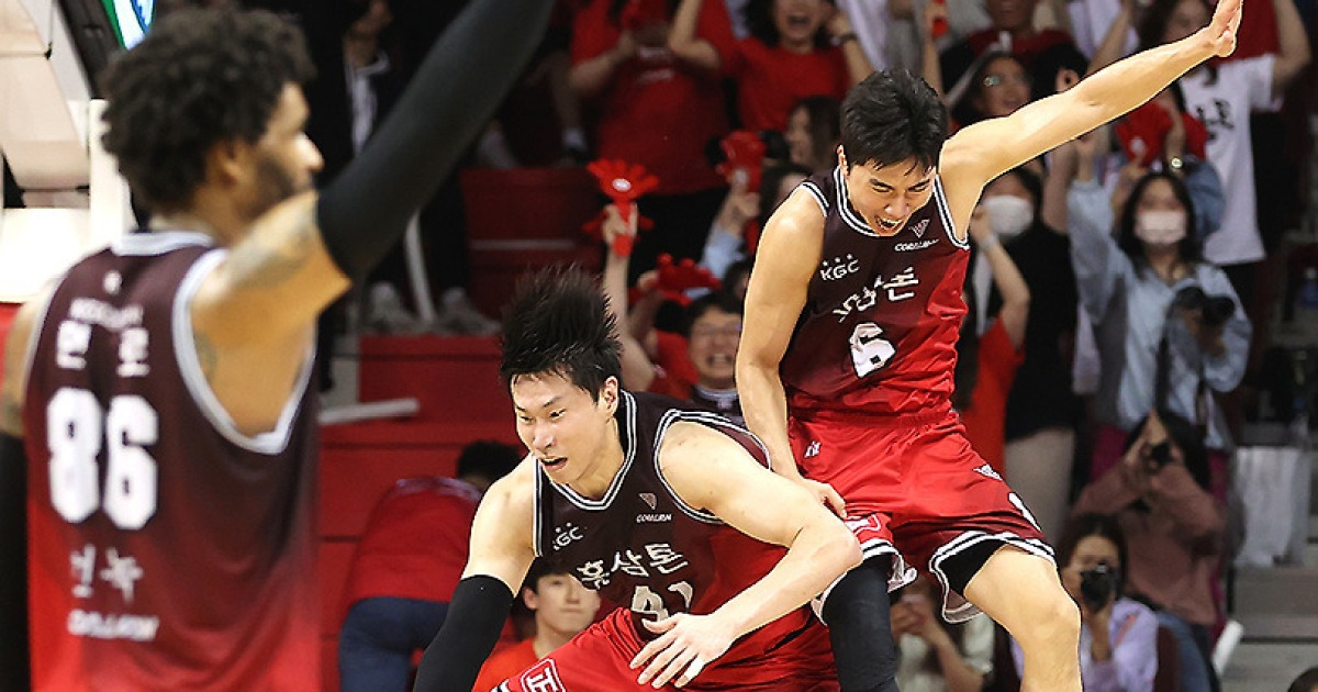 [현장 REVIEW] '7차전 끝장 본다' KGC, SK에 15점 차 뒤집기 대역전승…시리즈 2-3에서 3-3 동률