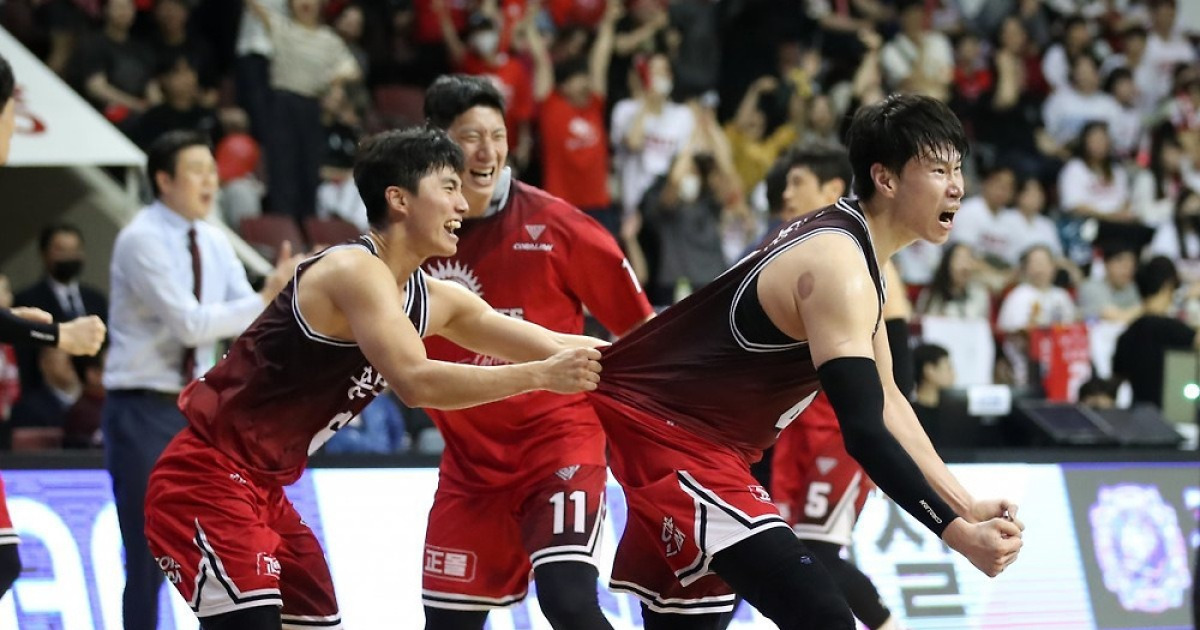 15점차 밀리던 KGC, 4쿼터 대역전 드라마