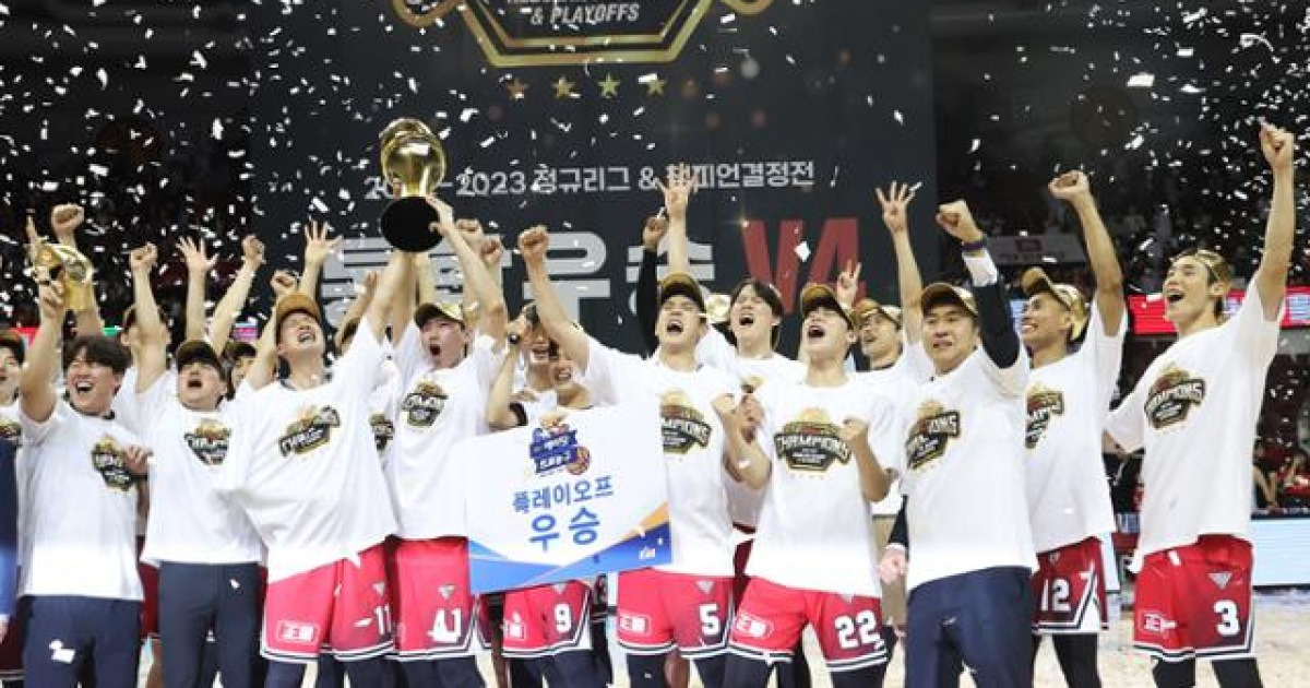 '역대급 챔프전' KGC인삼공사, 통합 우승으로 피날레…오세근 MVP