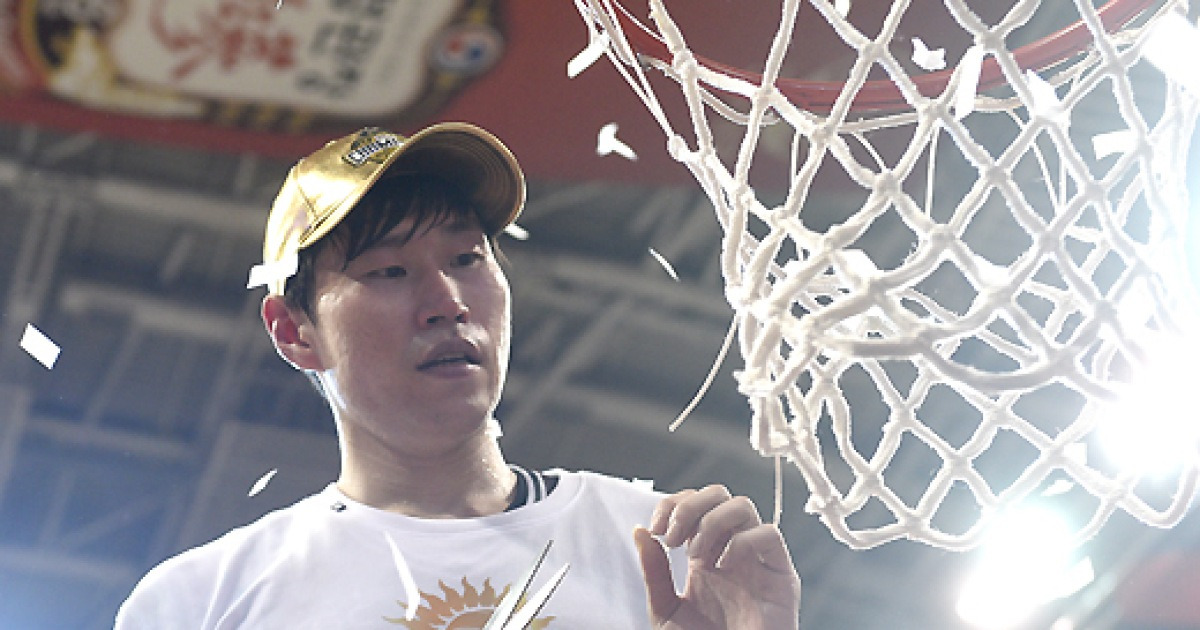 '챔프전 MVP' 오세근 FA 시장 나간다, 최준용·문성곤·양홍석까지, KBL 대표 포워드들 가치 평가 받는다[오피셜]