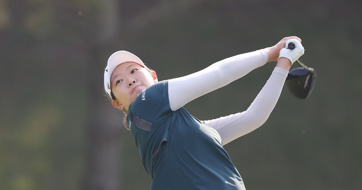 '우승만이 살길' 방신실, KLPGA 투어 NH투자증권 2R 2타차 3위