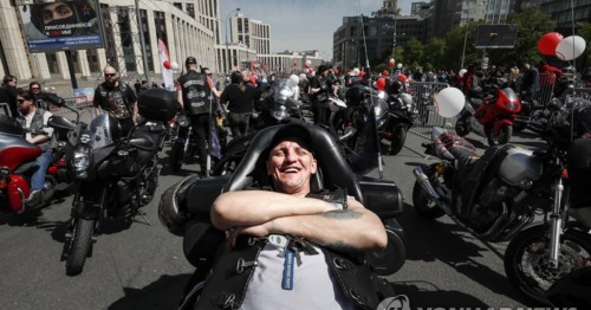 RUSSIA MOTORCYCLE PARADE