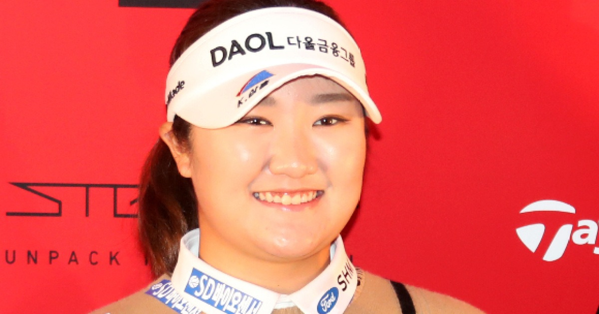 유해란, LPGA 파운더스컵 3R 공동 2위… 이민지와 3타차