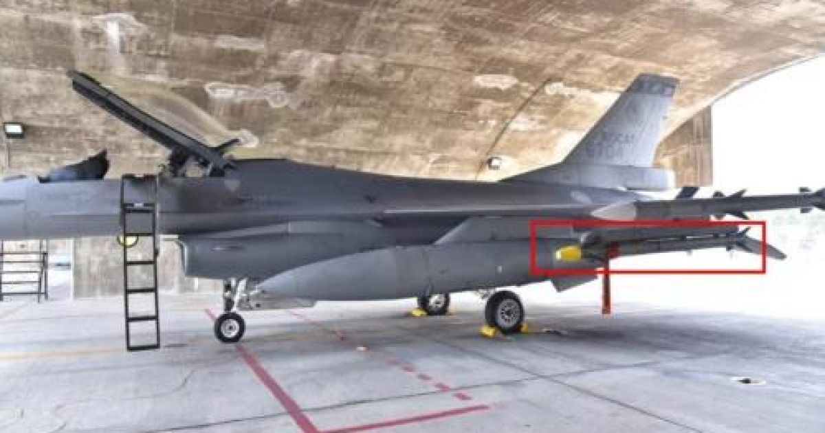 대만군, F-16V 전투기에 AIM-9X 공대공 미사일 장착 첫 공개