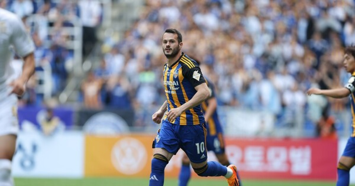 [오피셜] '1위vs2위서 멀티골 쾅!' 울산 바코, K리그1 13R MVP!