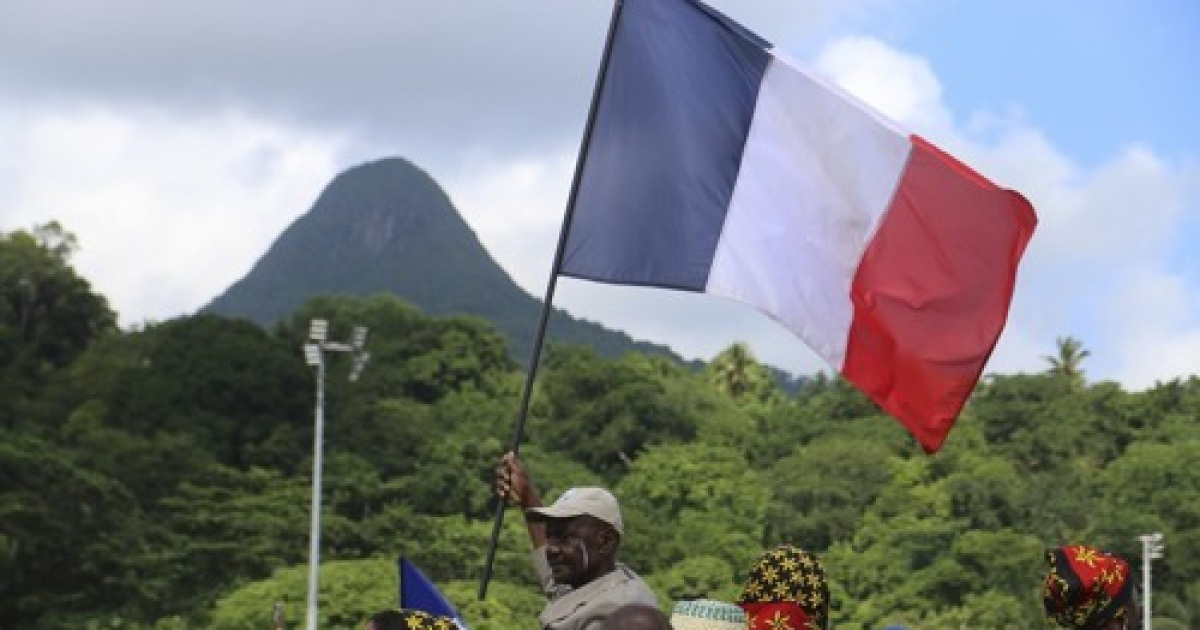 Migration France African Island