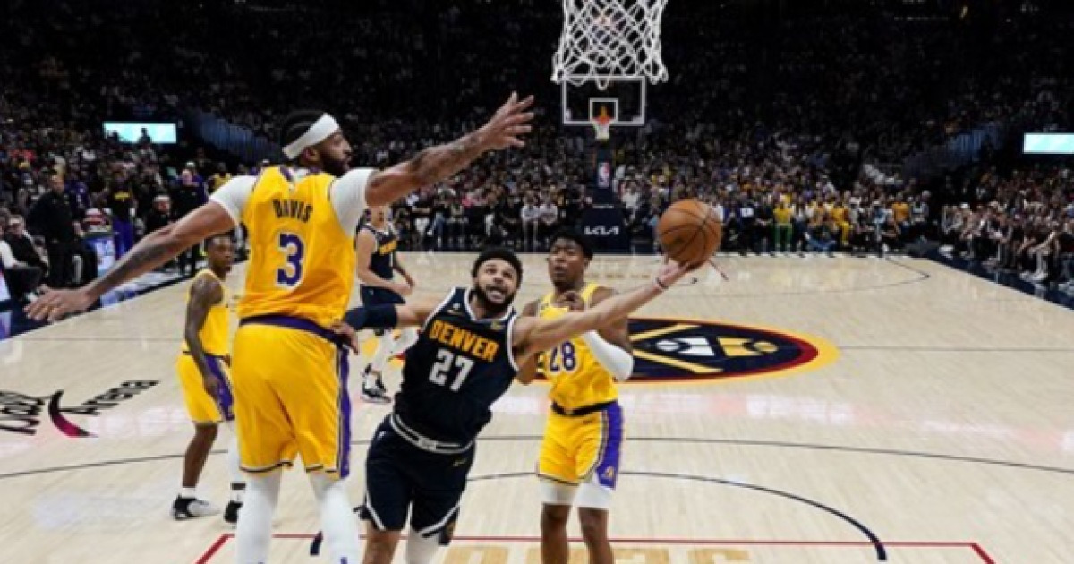 [NBA PO] ‘4Q 머레이 타임·요키치 트리플더블’ 덴버, 시리즈 2연승 질주