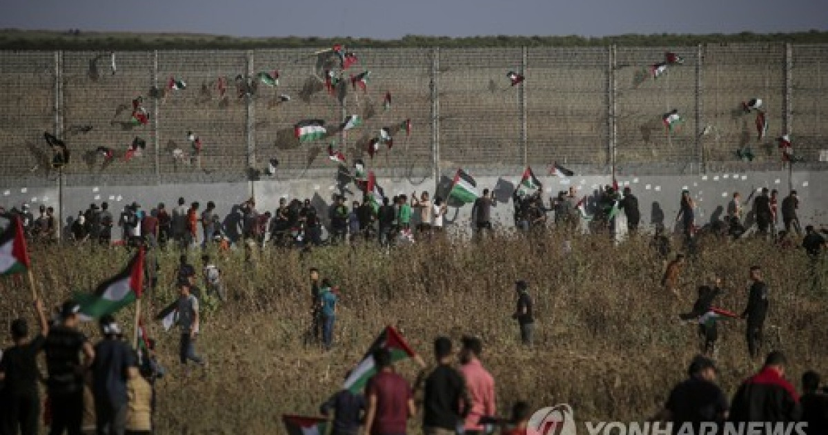 MIDEAST ISRAEL PALESTINIANS FLAG MARCH