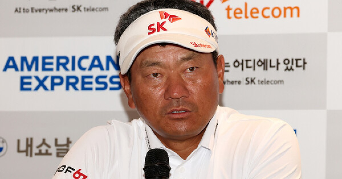 '장타자' 정찬민·김비오 제압한 최경주 "골프는 볼 배합과 인내심이 중요" [KPGA SKT 오픈]