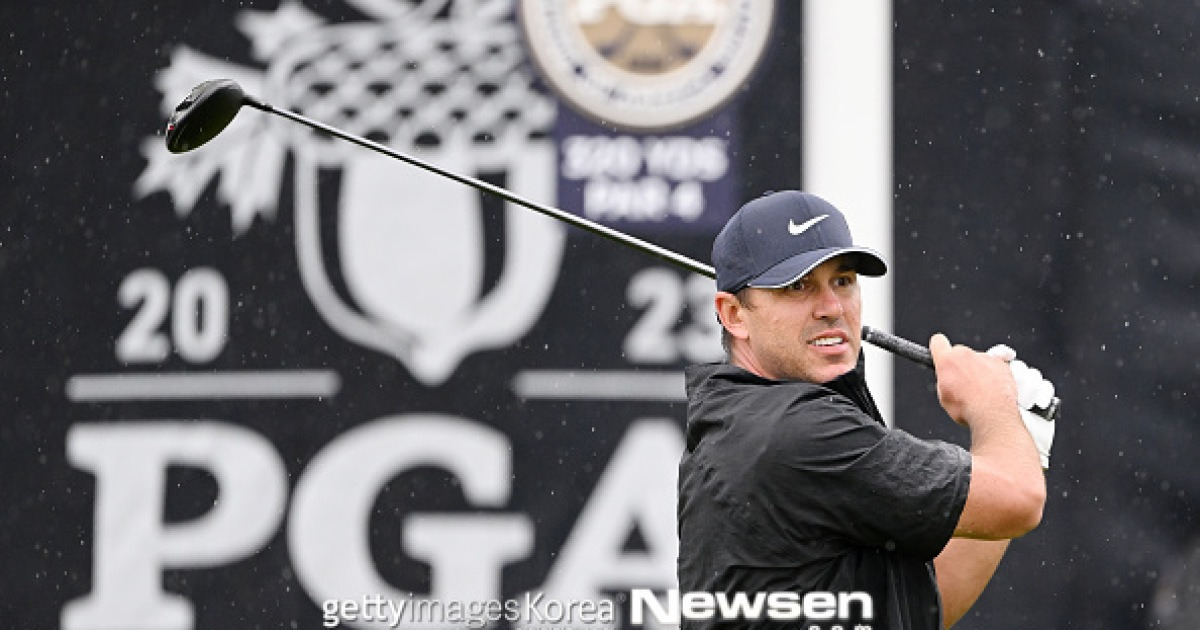켑카, LIV 소속 최초로 메이저 대회 정상 오르나..PGA챔피언십 3R 1타차 단독 선두