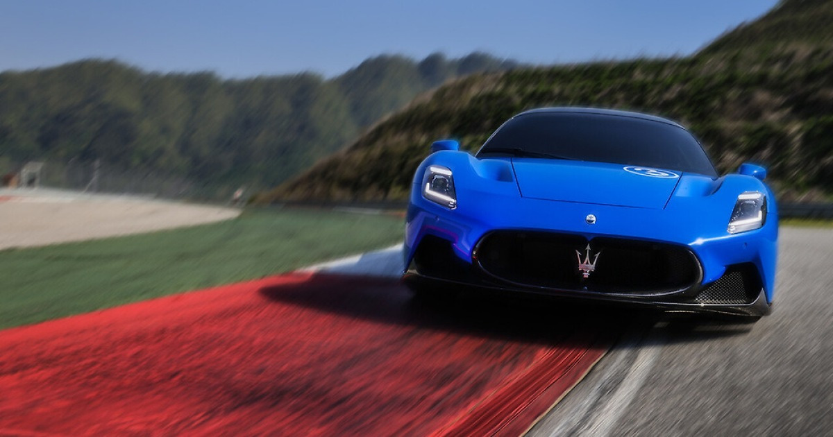 마세라티 슈퍼카 MC20 '아름다운 선율과 제로백 2.9초의 조화' | 지피코리아