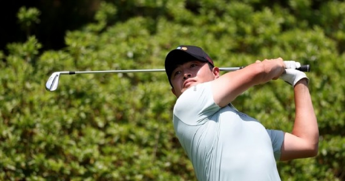 신인왕 출신 이재경, KPGA KB금융 리브 챔피언십 1라운드 공동선두...4연속 톱10 청신호