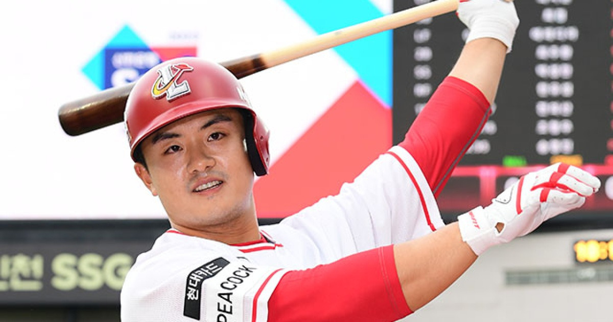 강진성 ‘이제는 SSG 맨’ [MK포토]