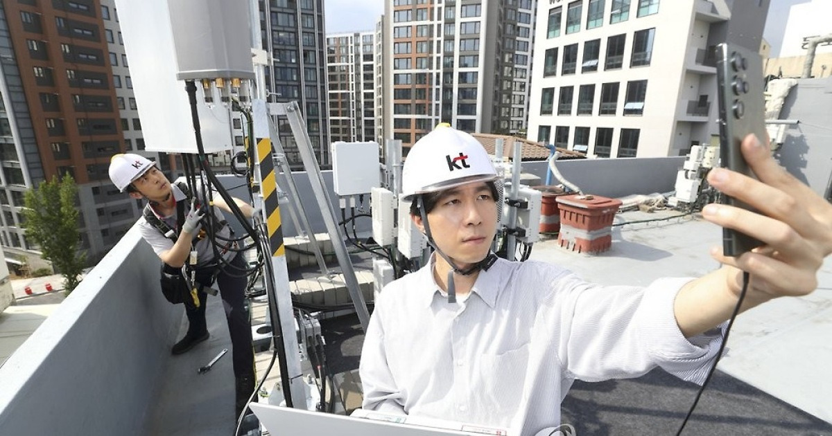 KT "5G·LTE 안테나 결합한 무선유닛 기술검증 마쳐"