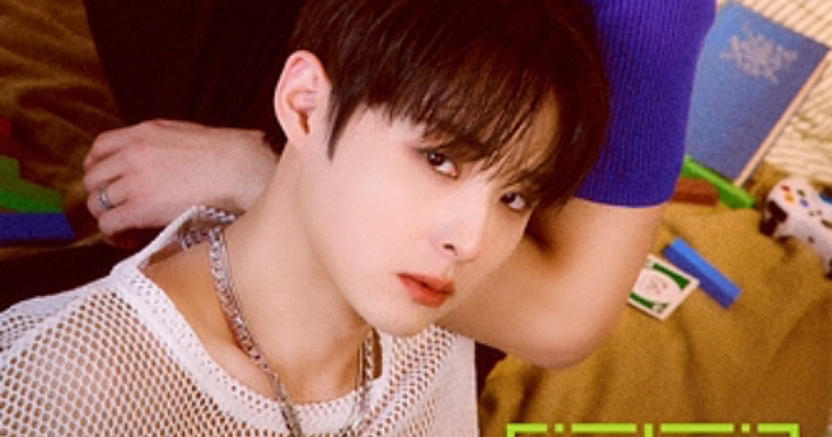 'DKZ' 유닛, 첫 싱글 티저…"민규·종형, MZ 직장인 변신"