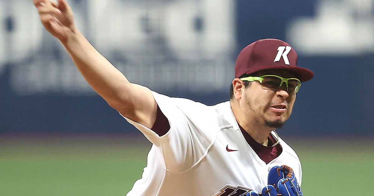 ERA 2.97이 리그 최다패 타이… 팀타선 배신에 멍드는 27살 'KBO 드림'