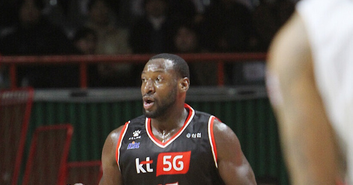 [B.리그] 코로나19 무서워 떠난 전 KT 더햄, 일본 파이널 MVP 수상···류큐 첫 우승