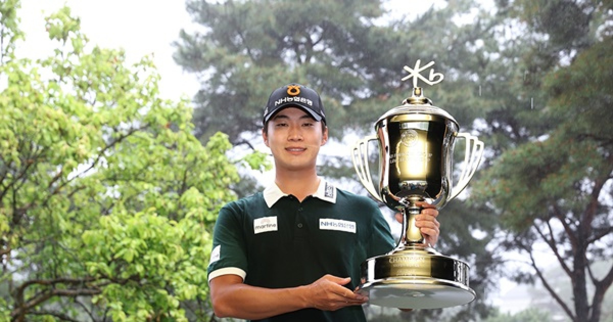 김동민, KPGA KB금융 챔피언십 우승…데뷔 4년 만 첫 승