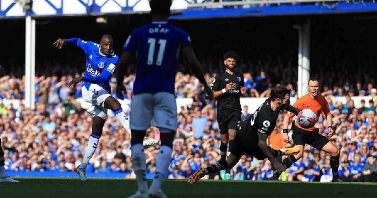 [EPL zip] '두쿠레 결승골' 에버튼, 본머스 1-0으로 꺾고 극적 잔류!
