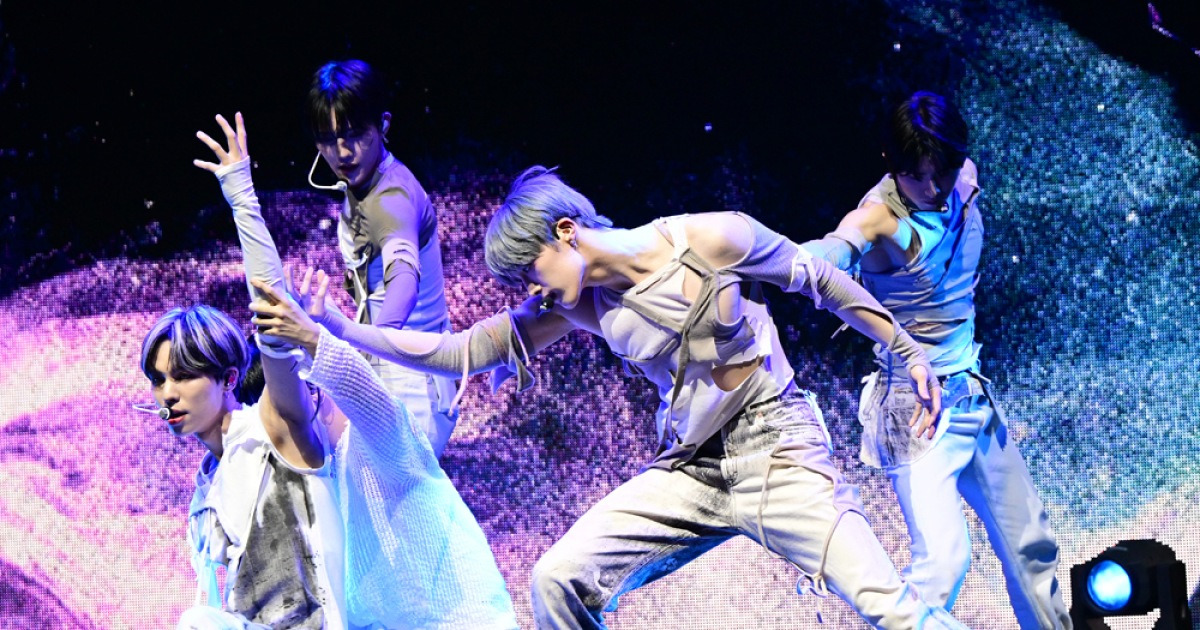 씨아이엑스(CIX), 화려한 무대[포토엔HD]