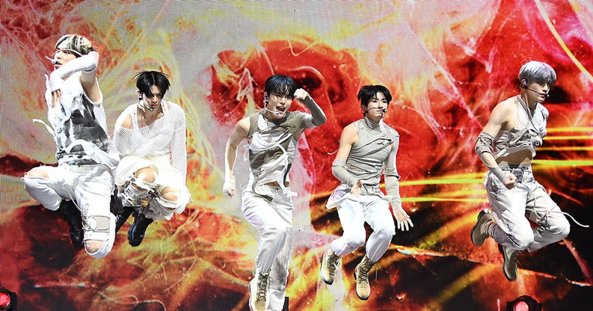 CIX '파워풀한 점프'[엑's HD포토]