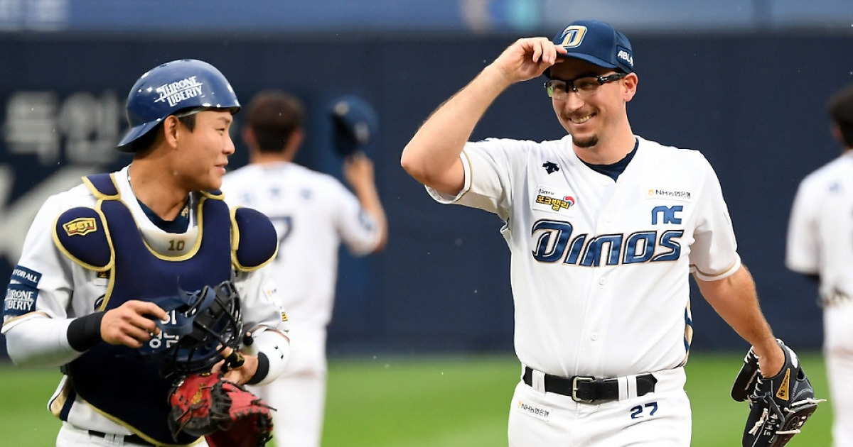 '151km 9K 대박 조짐' KBO 최고타자 양의지도 깜짝 놀란 구위, 와이드너 완벽했던 데뷔전