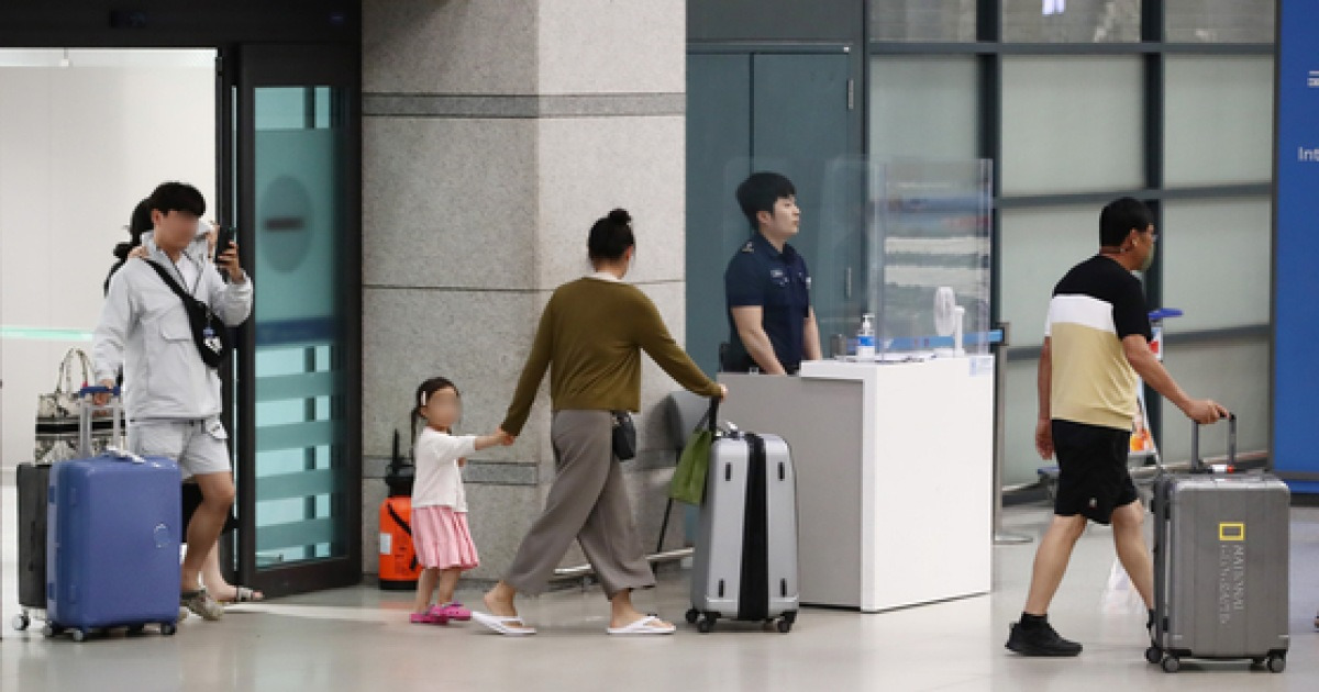 Korean travelers stranded in Guam after typhoon return