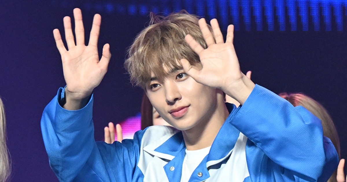 ATBO 류준민, 빠져드는 심쿵인사 [포토엔HD]