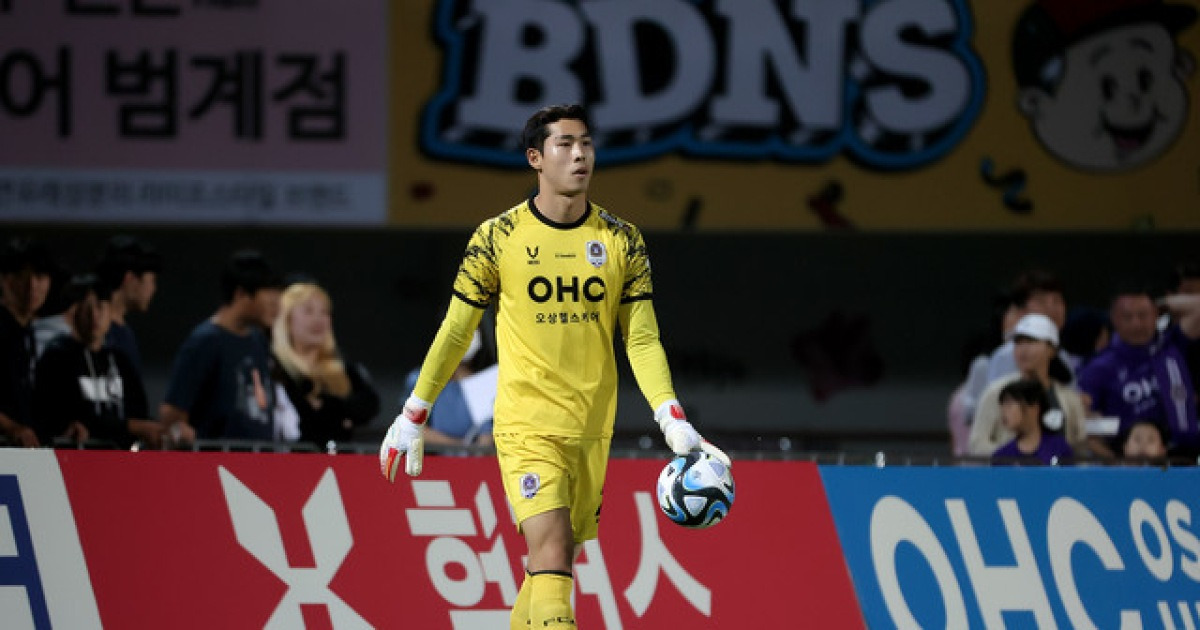 [b11 현장] 조규성과 '입단 동기'→4년 만의 K리그 데뷔…안양 GK 김태훈, "그저 안양에 있다는 게 감사해요"