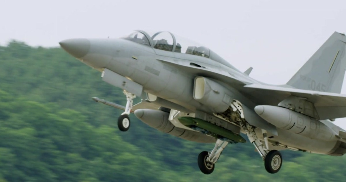 폴란드행 국산 FA-50 첫 출고...올해 12대 1차 납품