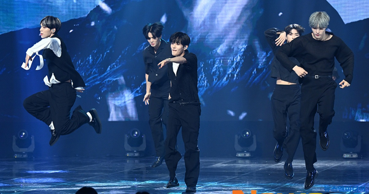 CIX, 쇼챔에서 ‘점프~’ [포토엔HD]