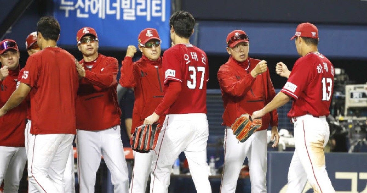 선두 SSG, KIA에 이틀 연속 1점 차 승리...LG-키움, 빛바랜 연장 혈투